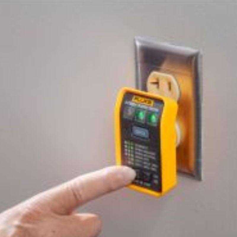 Fluke ST120 GFCI Socket Tester - Shop Hardware Tools for Work and Home